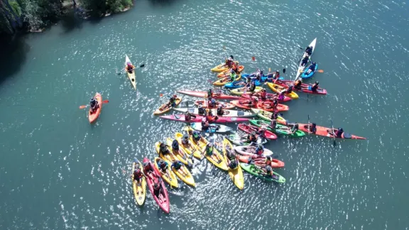 Bajada de kayak en el río Neuquén: una alternativa de turismo aventura ...