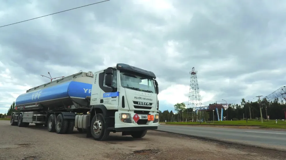 Camioneros en alerta por Vaca Muerta: advierten que una decisión de YPF ...