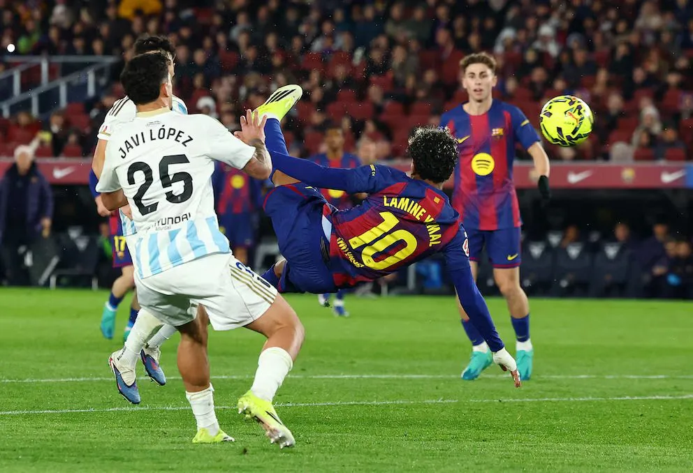 La impresionante acrobacia de Lamine Yamal: golazo de chilena invertida ...