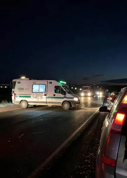 Choque entre una camioneta y un camión en la Ruta 151 cerca de Catriel ...